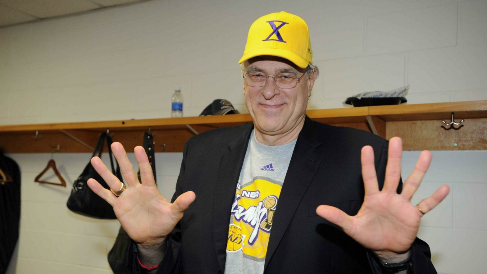 Selamat Ulang Tahun Philip "Zen Master" Jackson - mainbasket.com