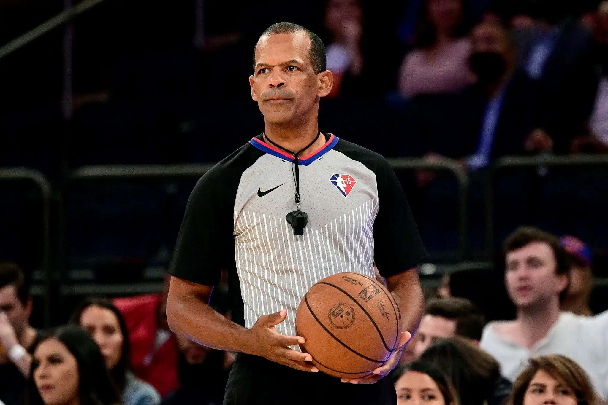 Wasit NBA Eric Lewis Akhirnya Pensiun - mainbasket.com