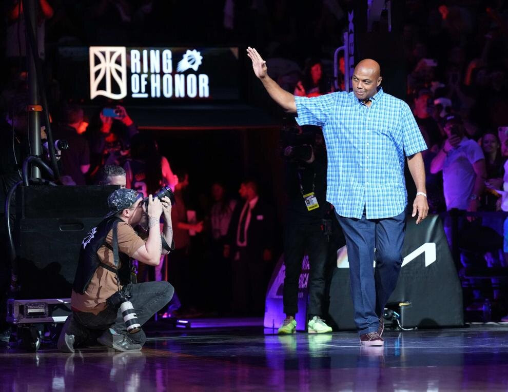 Charles Barkley dan Pemain Legendaris Suns Menerima Ring of Honor ...