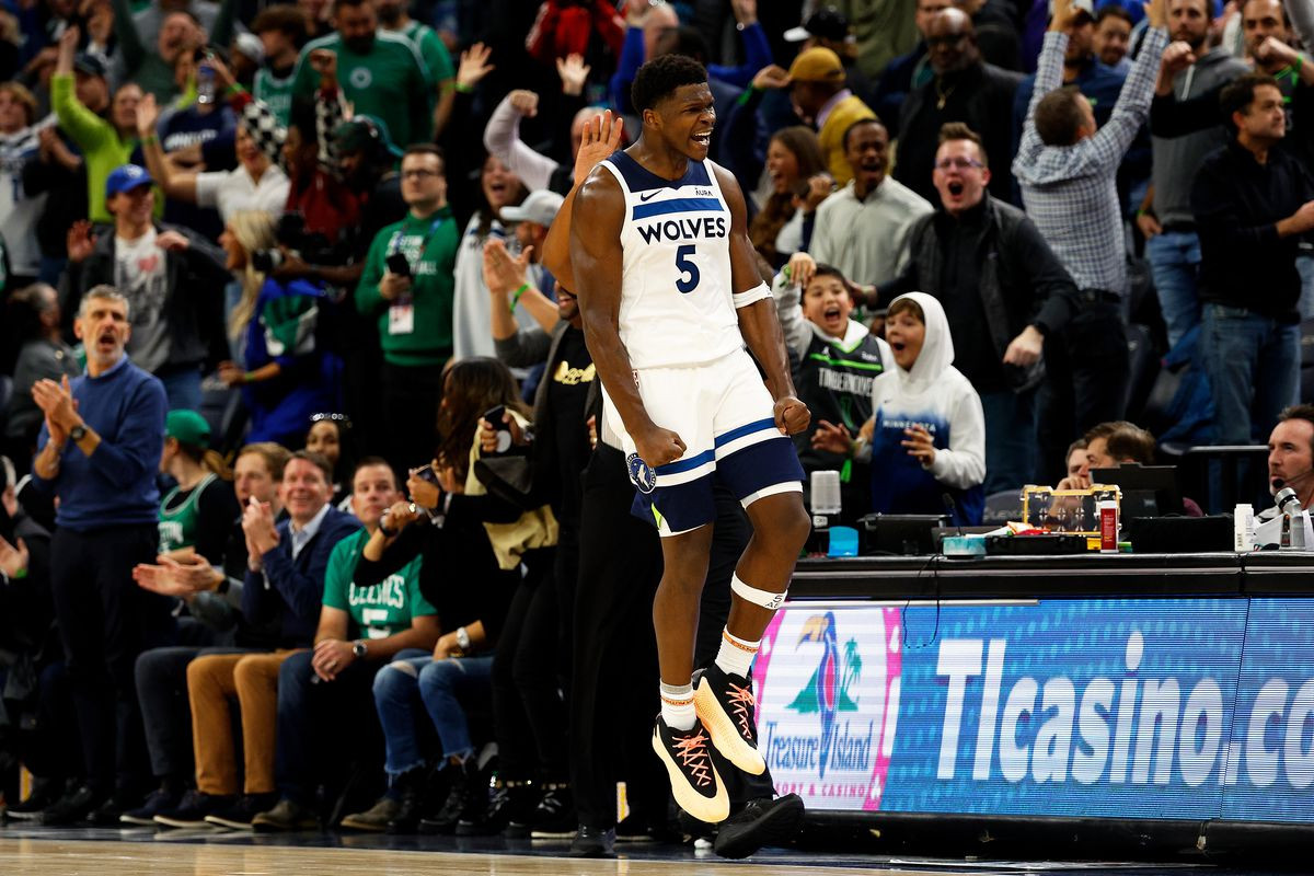 Teriakan "MVP" Bergema di Target Center untuk Anthony Edwards ...