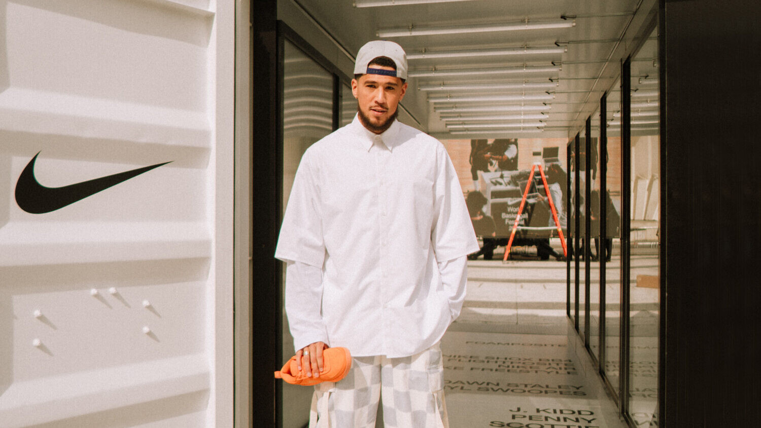 Kisah Devin Booker yang Terobsesi dengan Sepatu - mainbasket.com