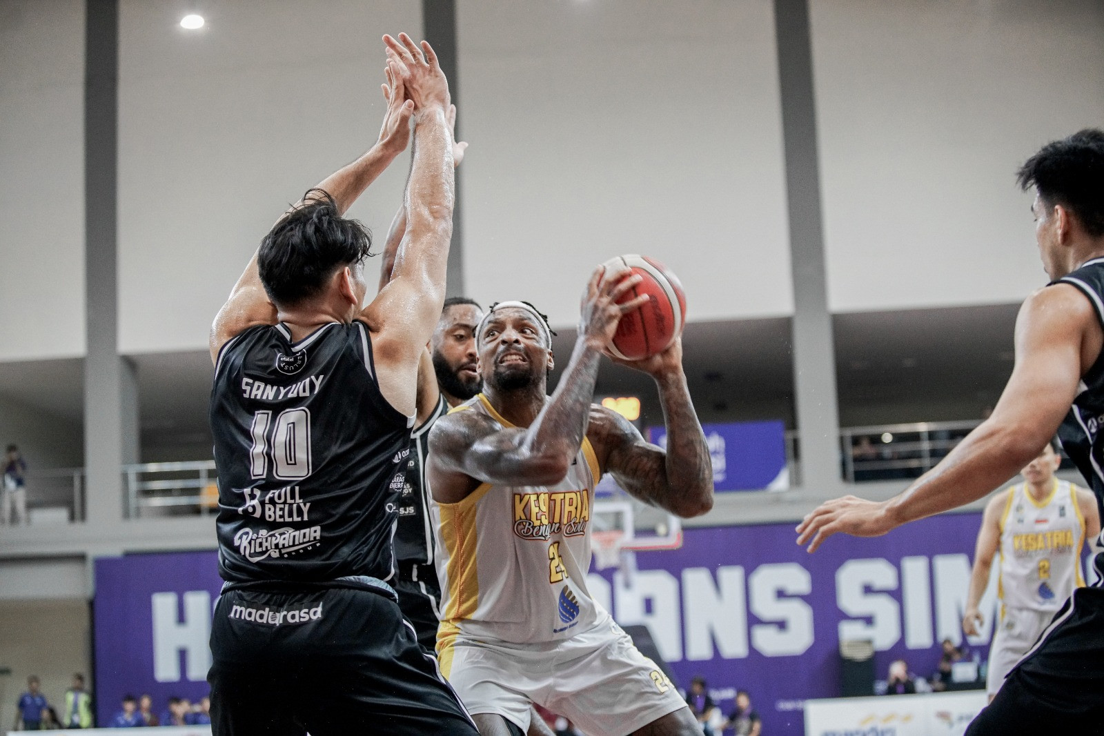 Kentrell Barkley 37 Poin, Kesatria Bengawan Solo Nyaman dengan 18 ...