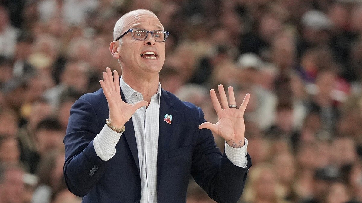 Dan Hurley Merasa Tawaran Lakers Terlalu Kecil - mainbasket.com