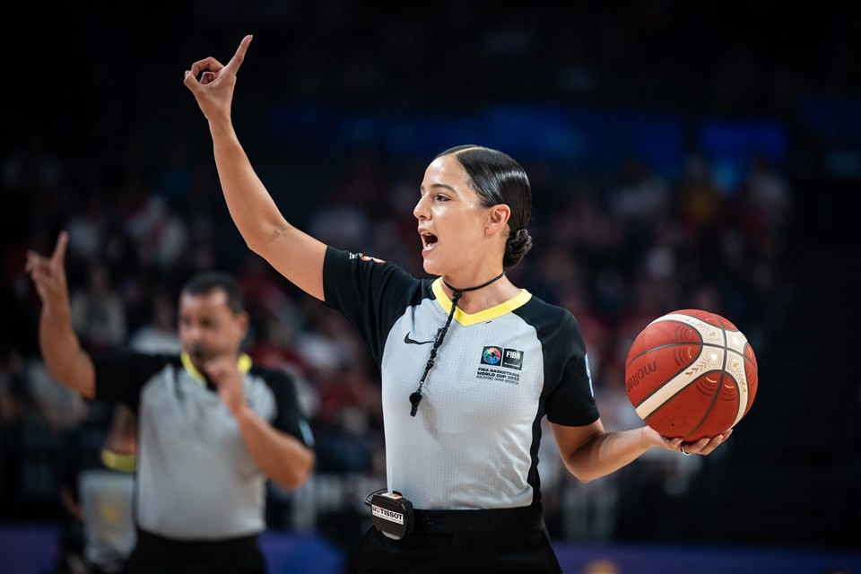 FIBA Umumkan 30 Wasit untuk Olimpiade Paris 2024 - mainbasket.com