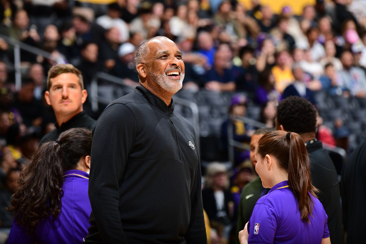 Pesan Perpisahan Phil Handy untuk Penggemar Lakers - mainbasket.com