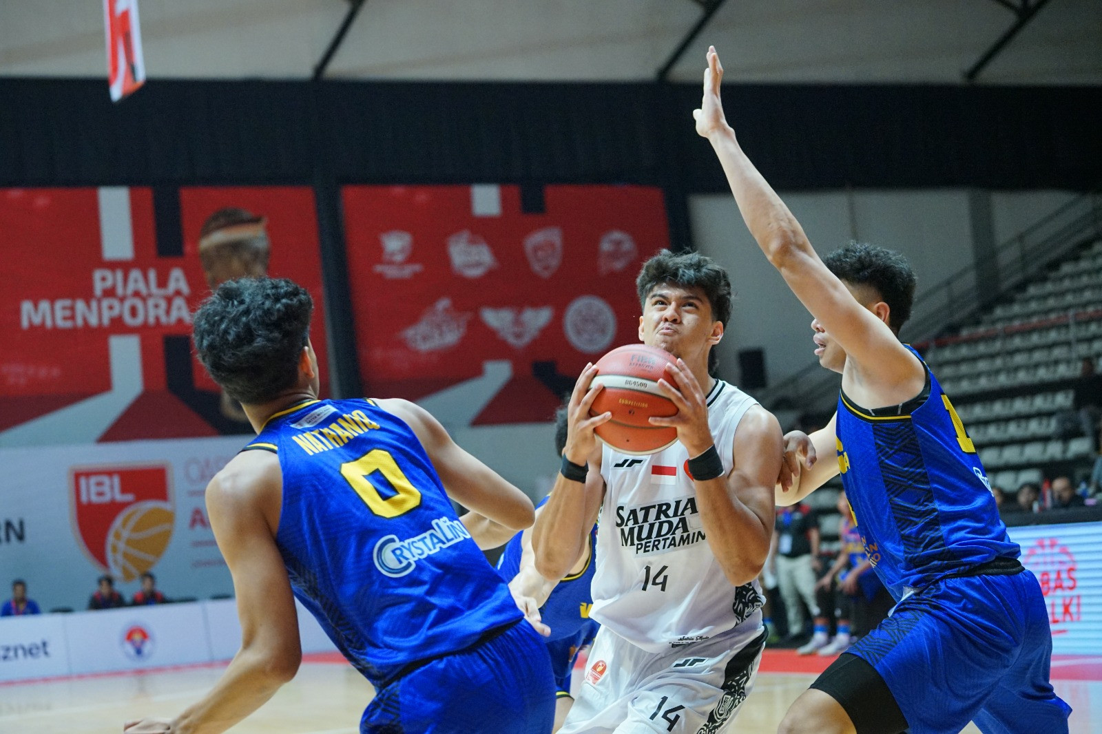 Dobel-dobel Julian Chalias Bawa Satria Muda Sapu Bersih Grup A ...