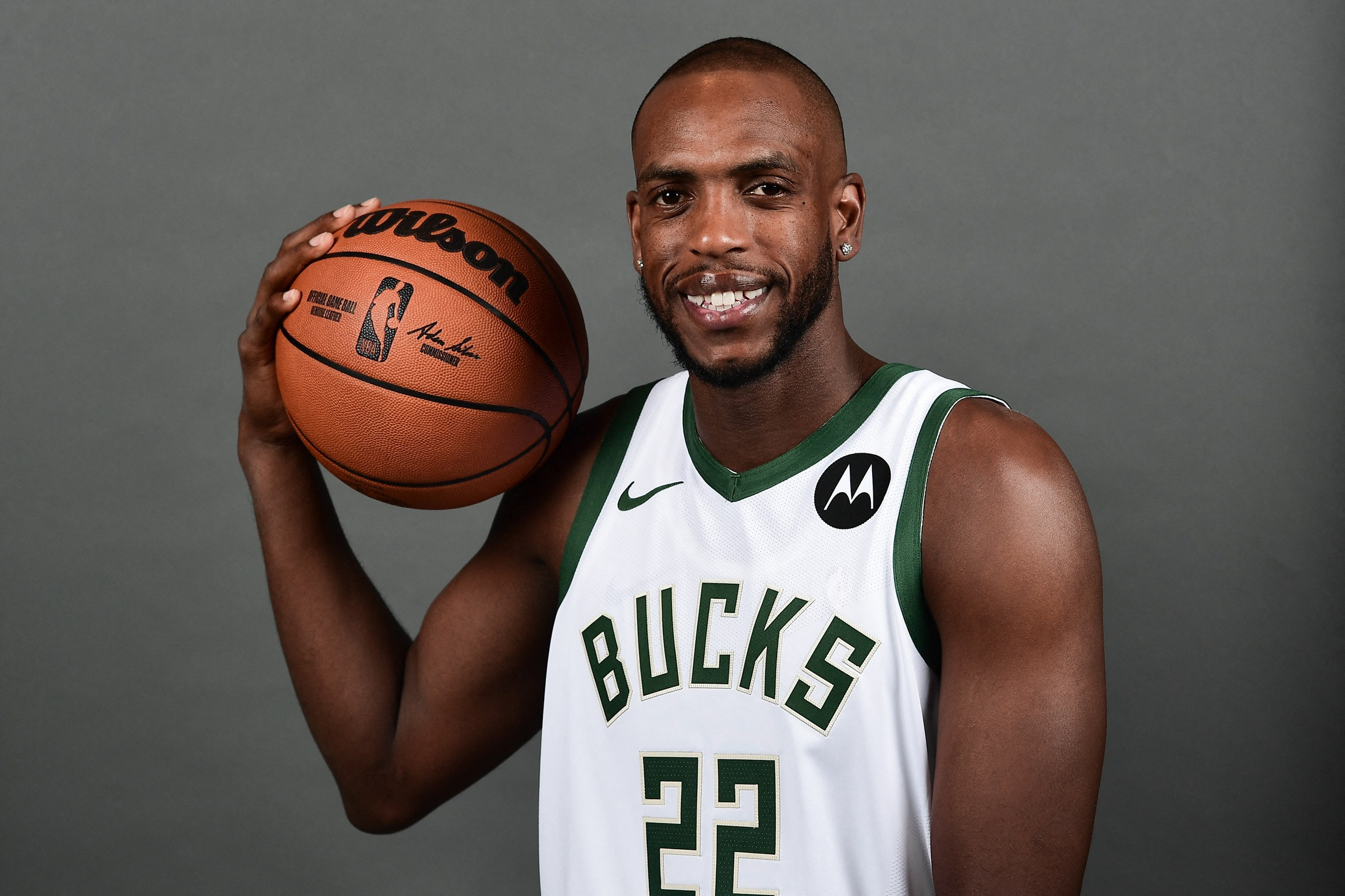 Khris Middleton Diprediksi Absen Lebih Lama - mainbasket.com