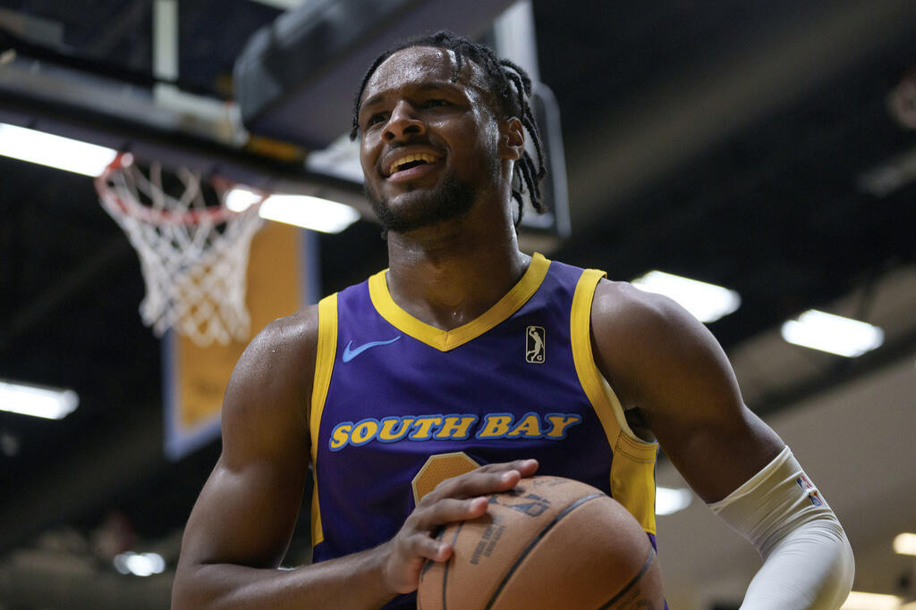 Debut Bronny di G-League Disaksikan Keluarga LeBron dan Pemain Lakers ...