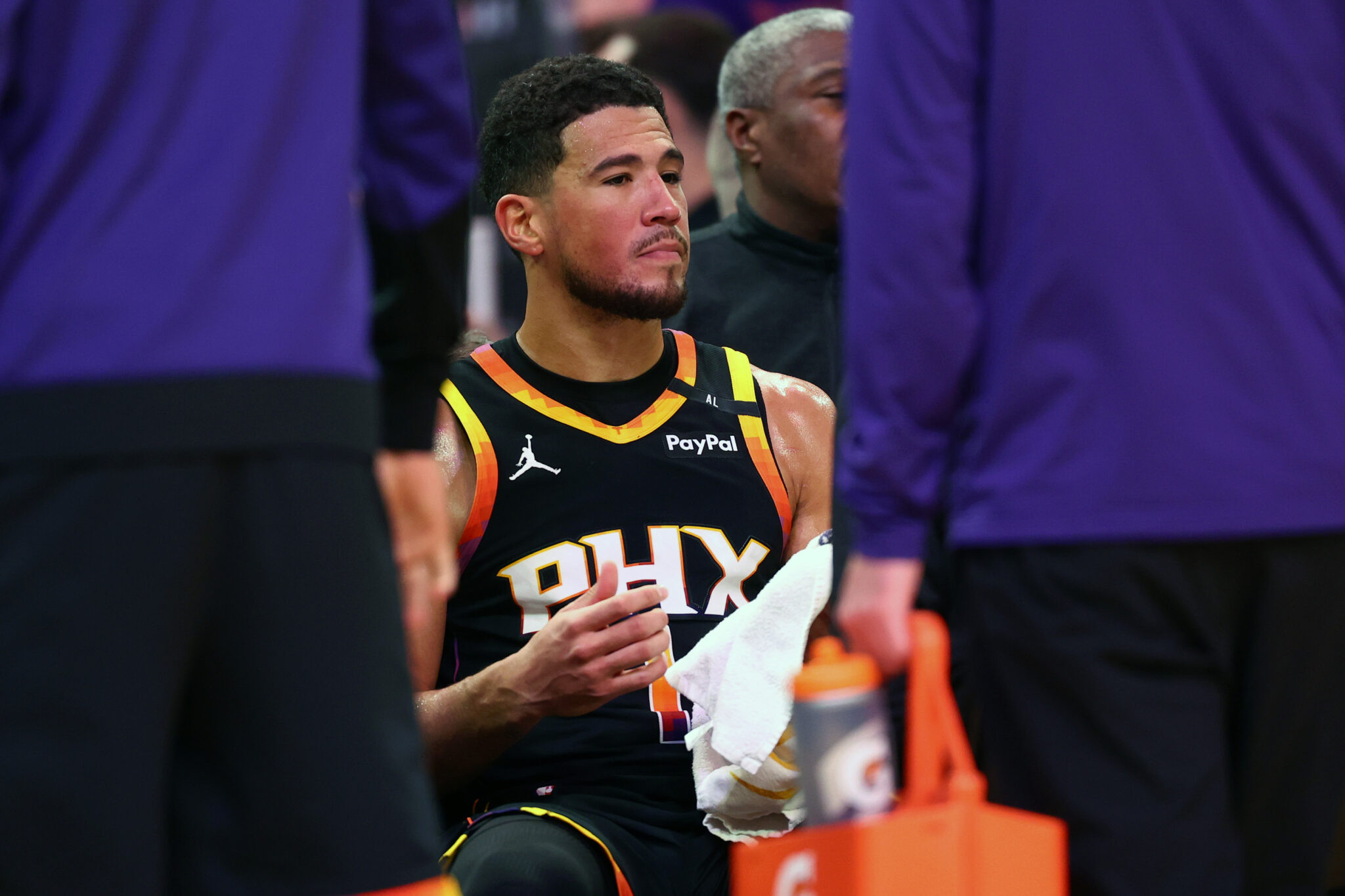 Devin Booker Kecewa, Suns "Terbenam" Lebih Awal Musim Ini - mainbasket.com