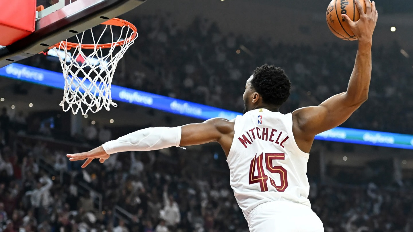 Donovan Mitchell Membakar Heat di Gim 2 - mainbasket.com