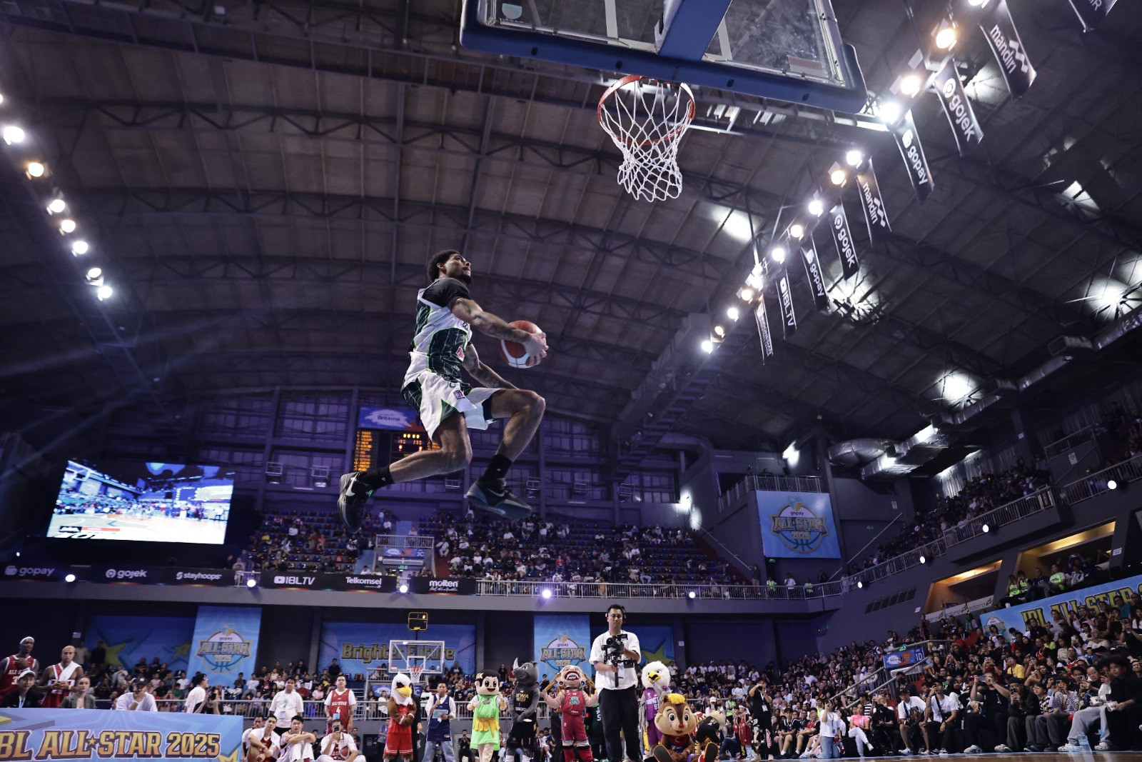 AJ Bramah Memenangkan Kontes Slam Dunk 2025 dengan Gerakan Memukau ...