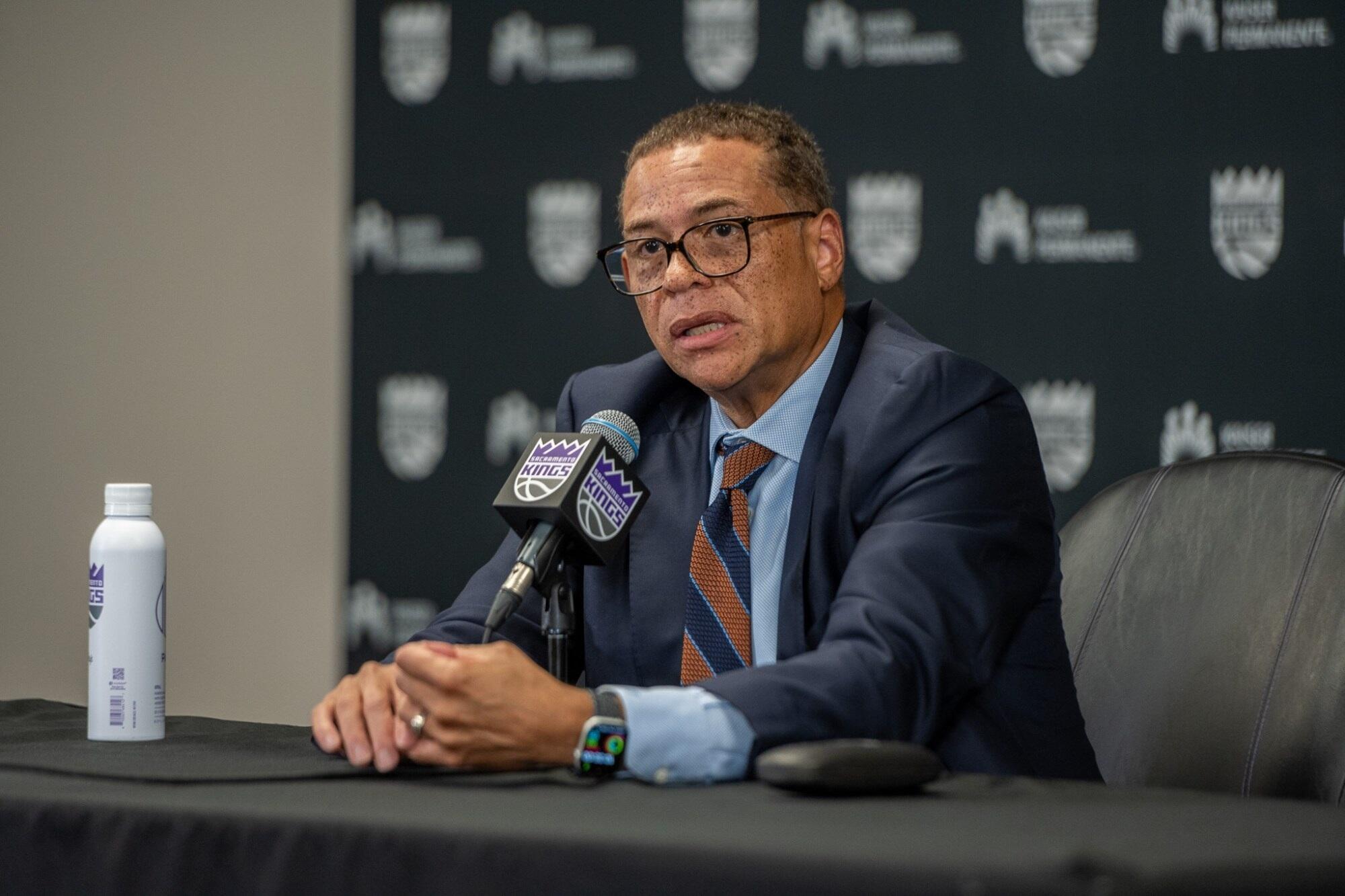 Scott Perry Minta Penggemar Kings Bersabar - mainbasket.com